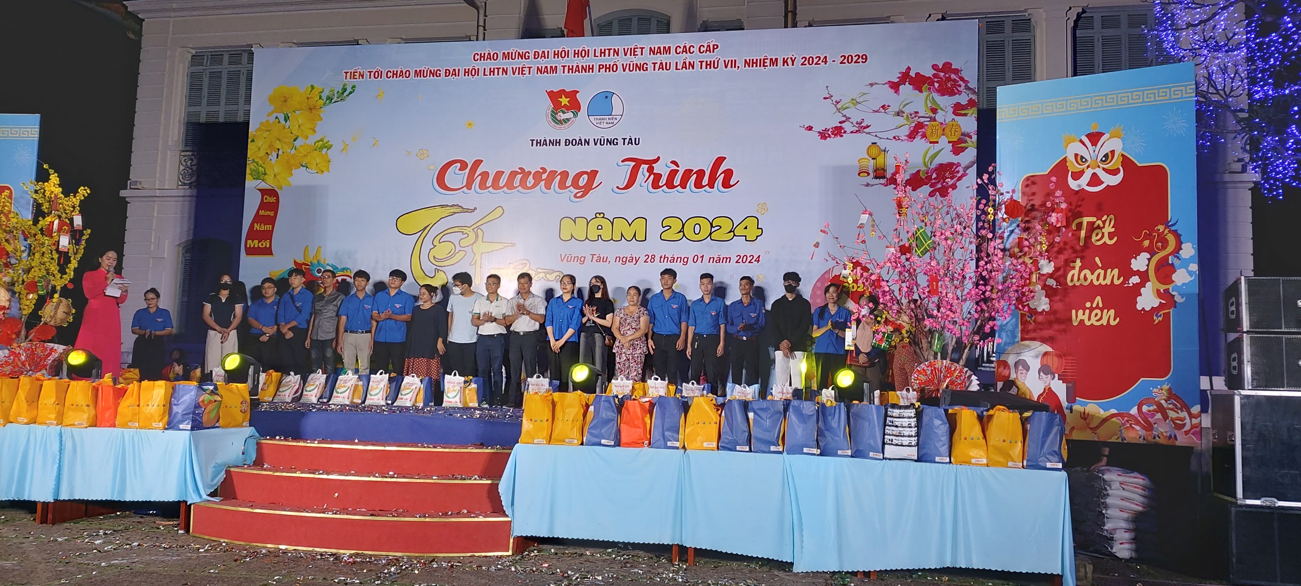 PTSC M&C tham gia tổ chức chương trình “Xuân gắn kết, Tết đoàn viên năm 2024” - Vietnam.vn