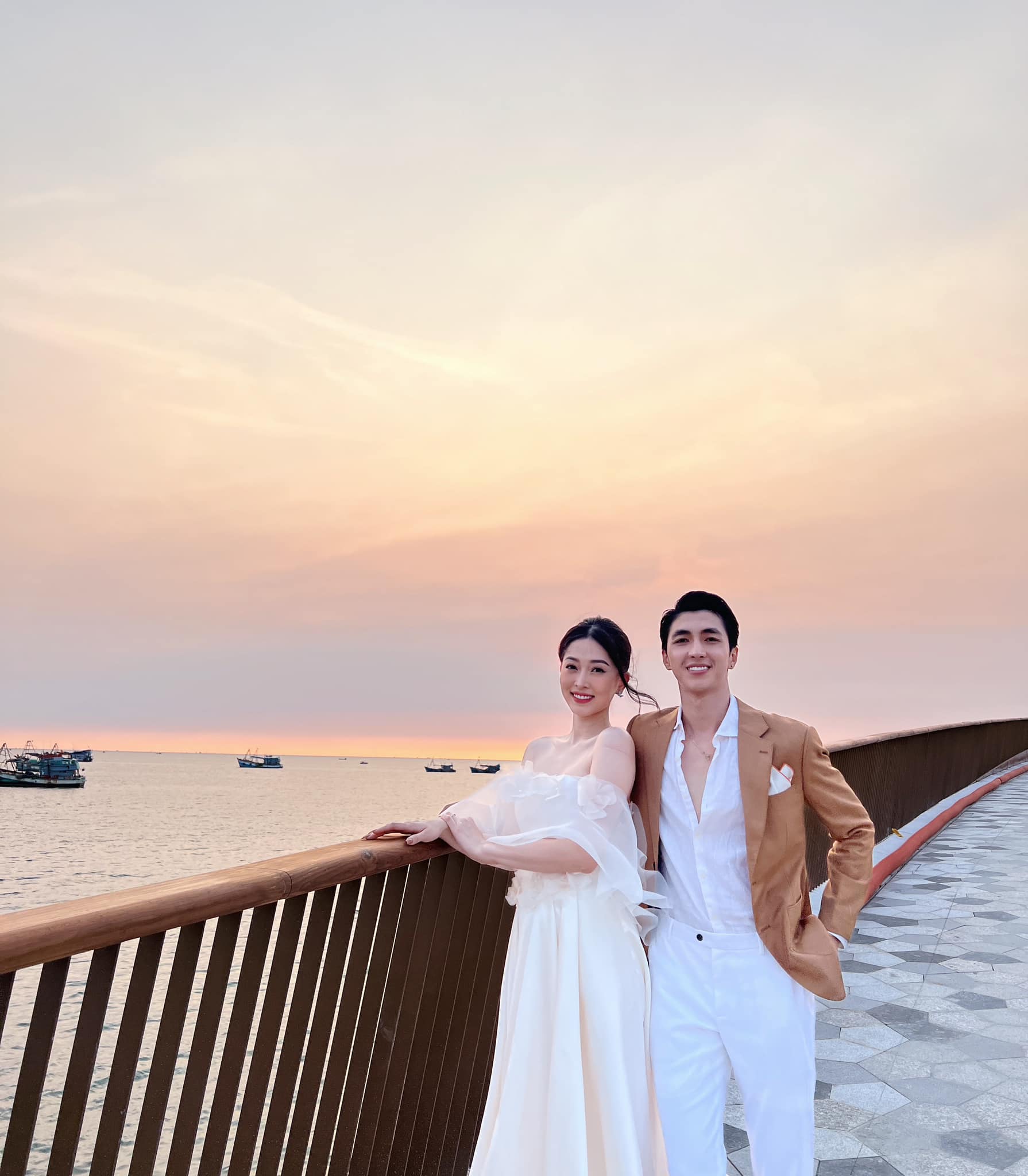 Nach dem Zweitplatzierten Thao Nhi Le strahlte der Zweitplatzierte Phuong Nga mit Binh An nach ...