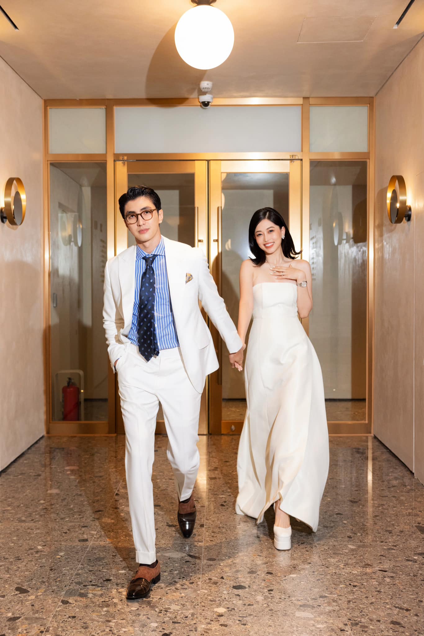 Nach dem Zweitplatzierten Thao Nhi Le strahlte der Zweitplatzierte Phuong Nga mit Binh An nach ...