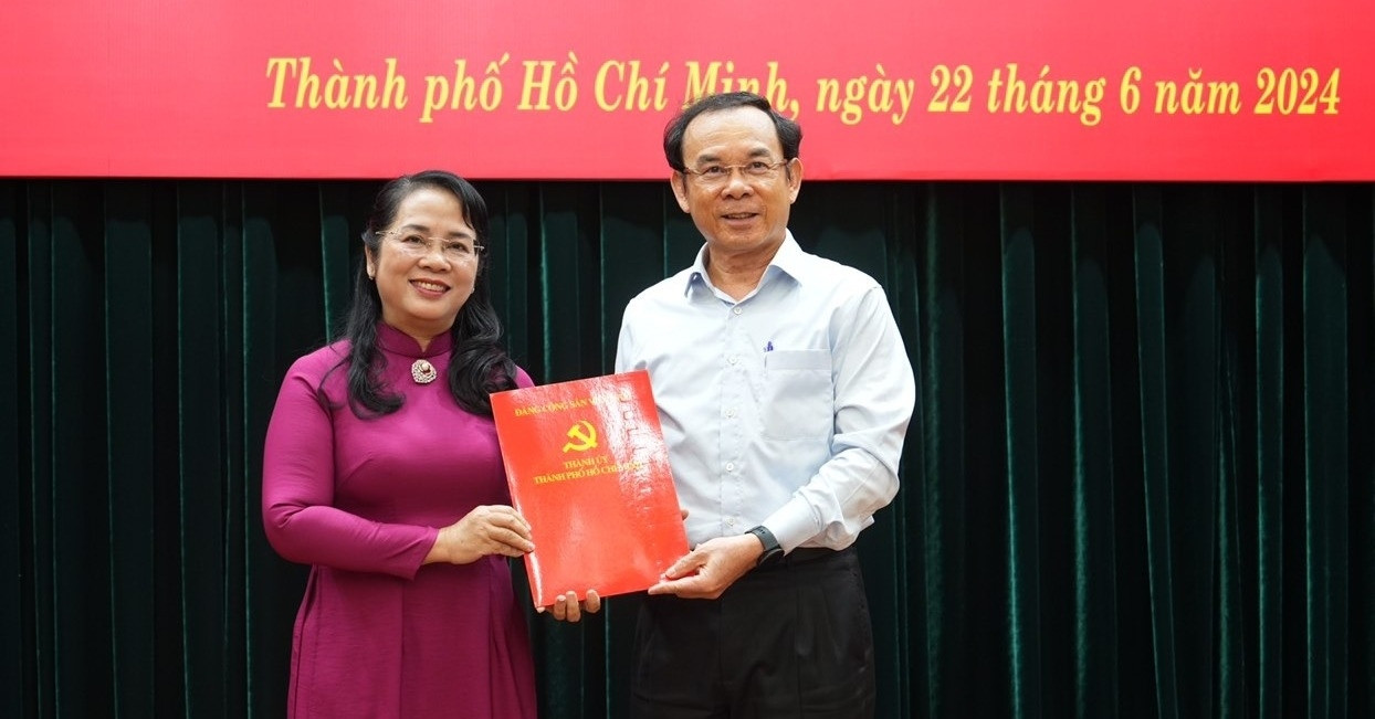 Ms. Tran Kim Yen is the Chairwoman of the Inspection Committee of Ho Chi Minh City Party ...