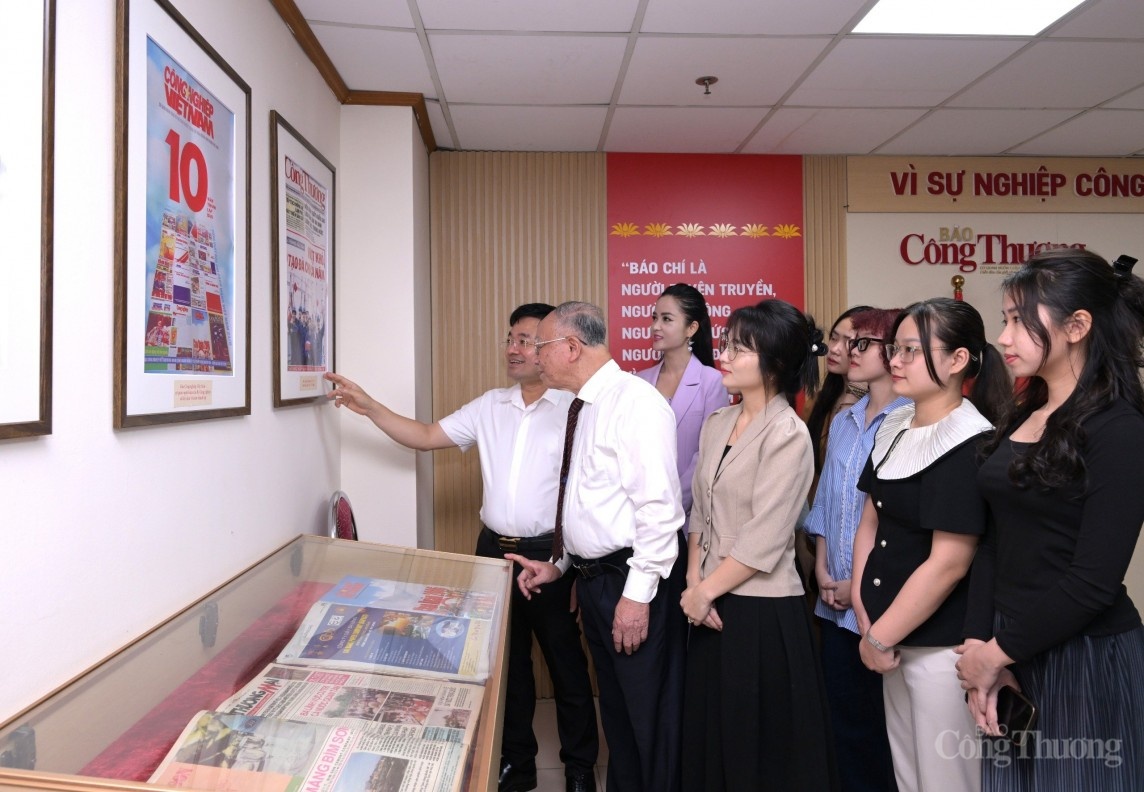 Báo Công Thương sinh hoạt chuyên đề học tập và làm theo tư tưởng, đạo đức, phong cách Chủ tịch ...