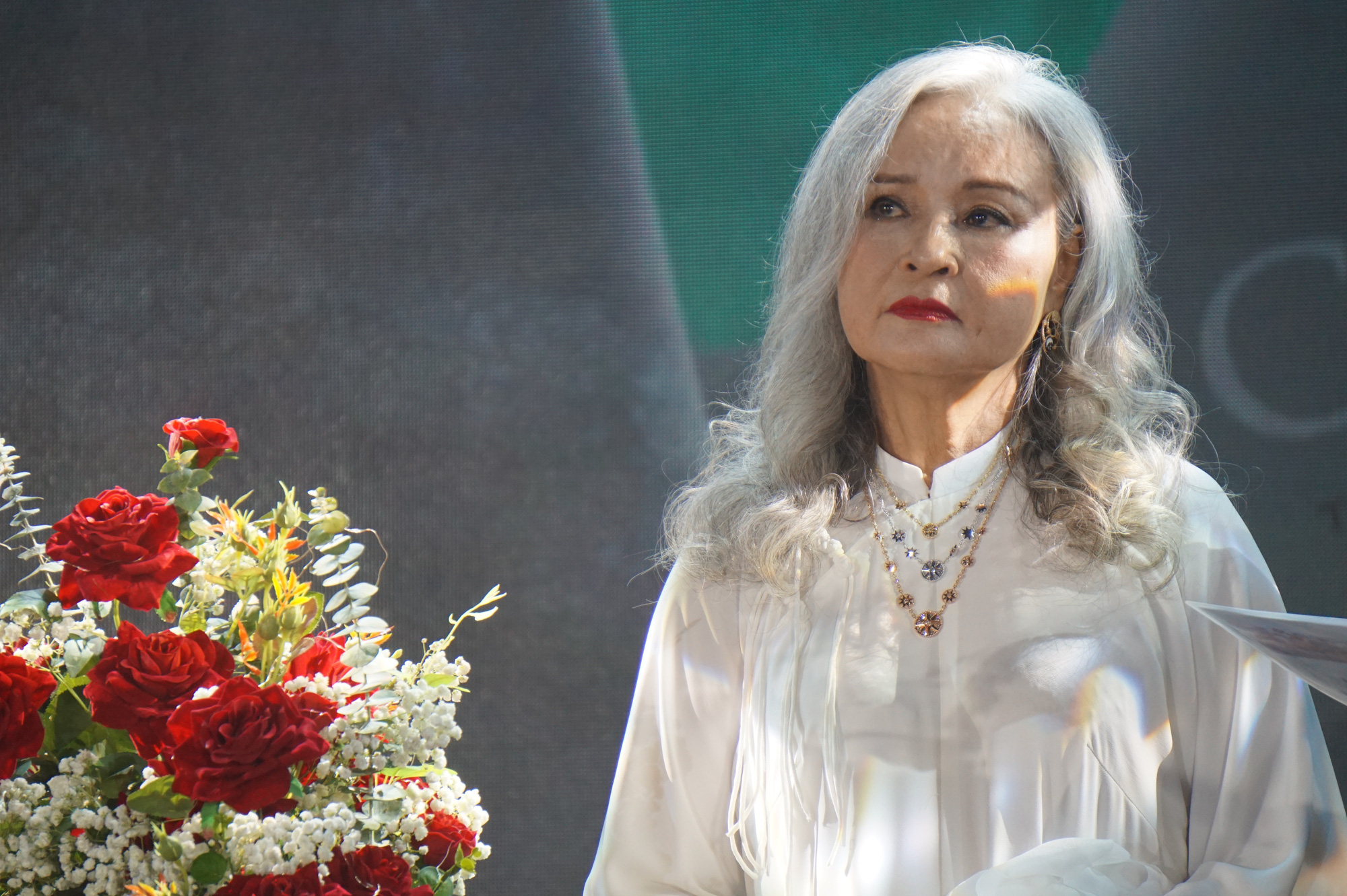 Bất ngờ với nữ nghệ sĩ Hoàng Cúc là thi sĩ Cúc - Vietnam.vn