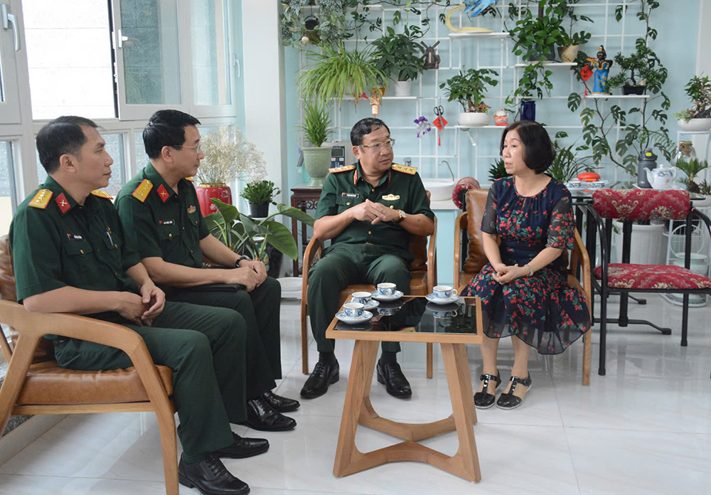Thượng tướng Phạm Hoài Nam dâng hương tưởng niệm các đồng chí nguyên lãnh đạo Bộ Quốc phòng ...