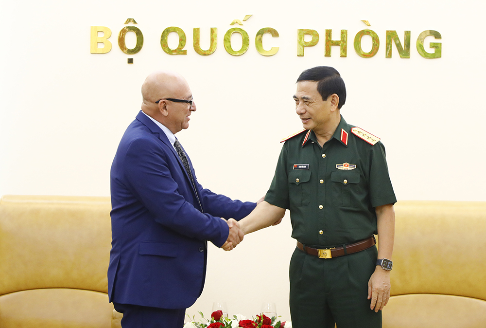 Đại tướng Phan Văn Giang tiếp Bộ trưởng Bộ Xây dựng Cu-ba - Vietnam.vn